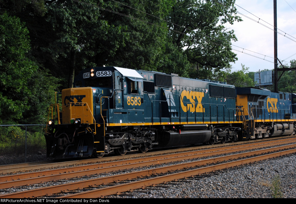 CSX 8583 with fresh YN3 on Q418-25